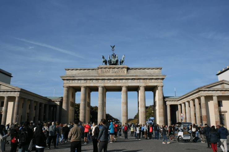 What to Expect for Your First Berlin Marathon – Run On Carry On